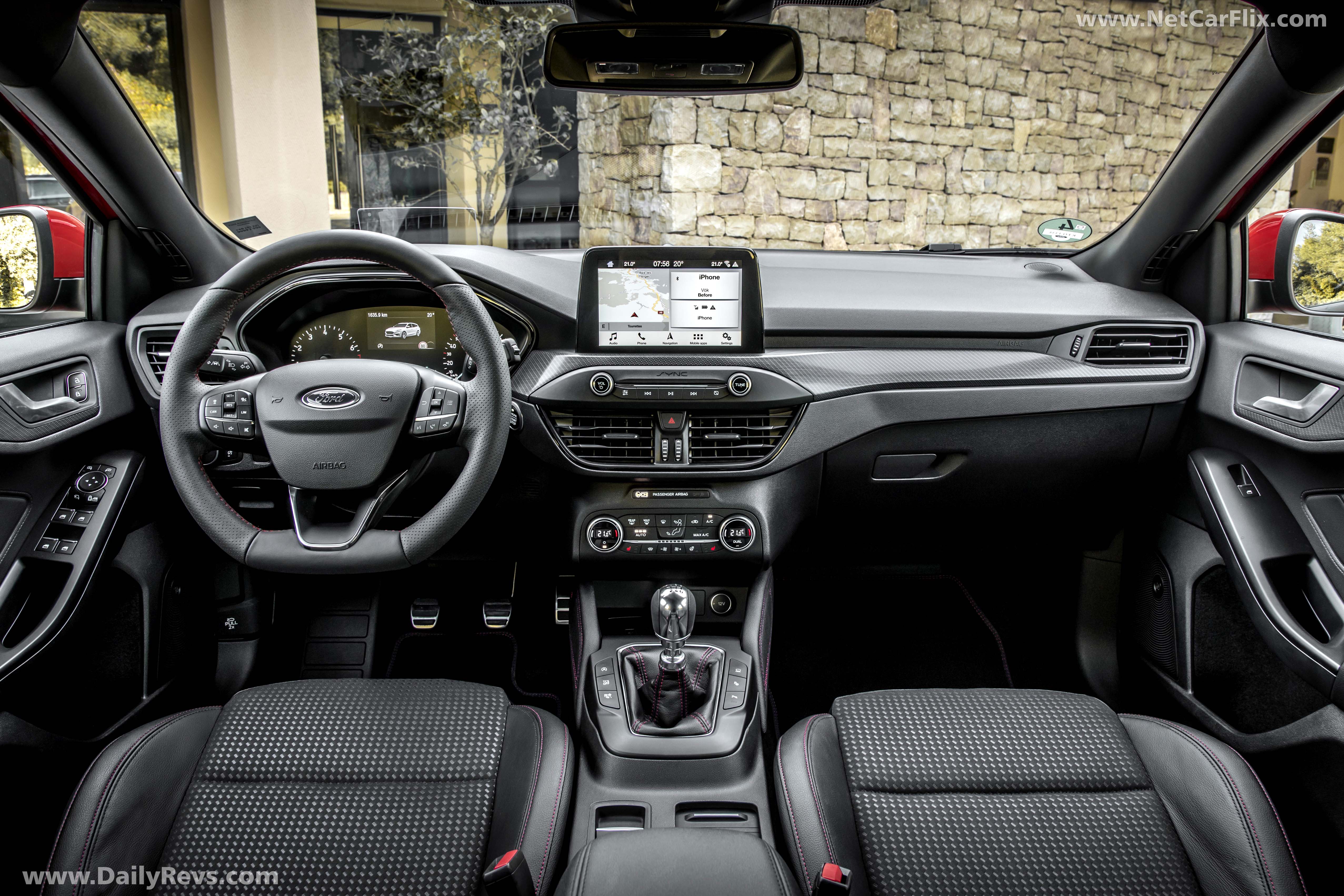 2019 Ford Focus ST-Line | DailyRevs.com