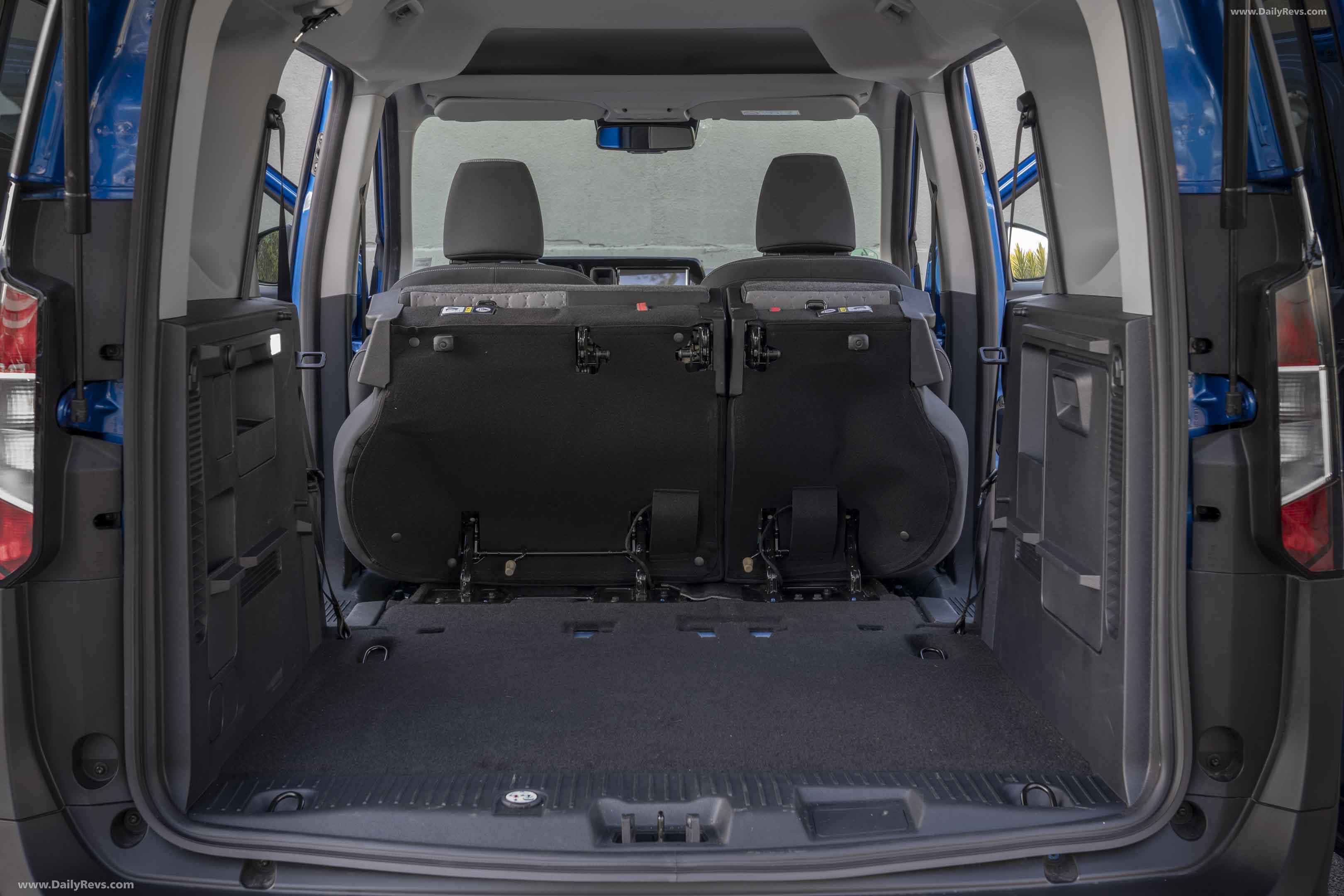 2024 Ford Tourneo Courier Titanium - Stunning HD Photos, Videos, Specs ...