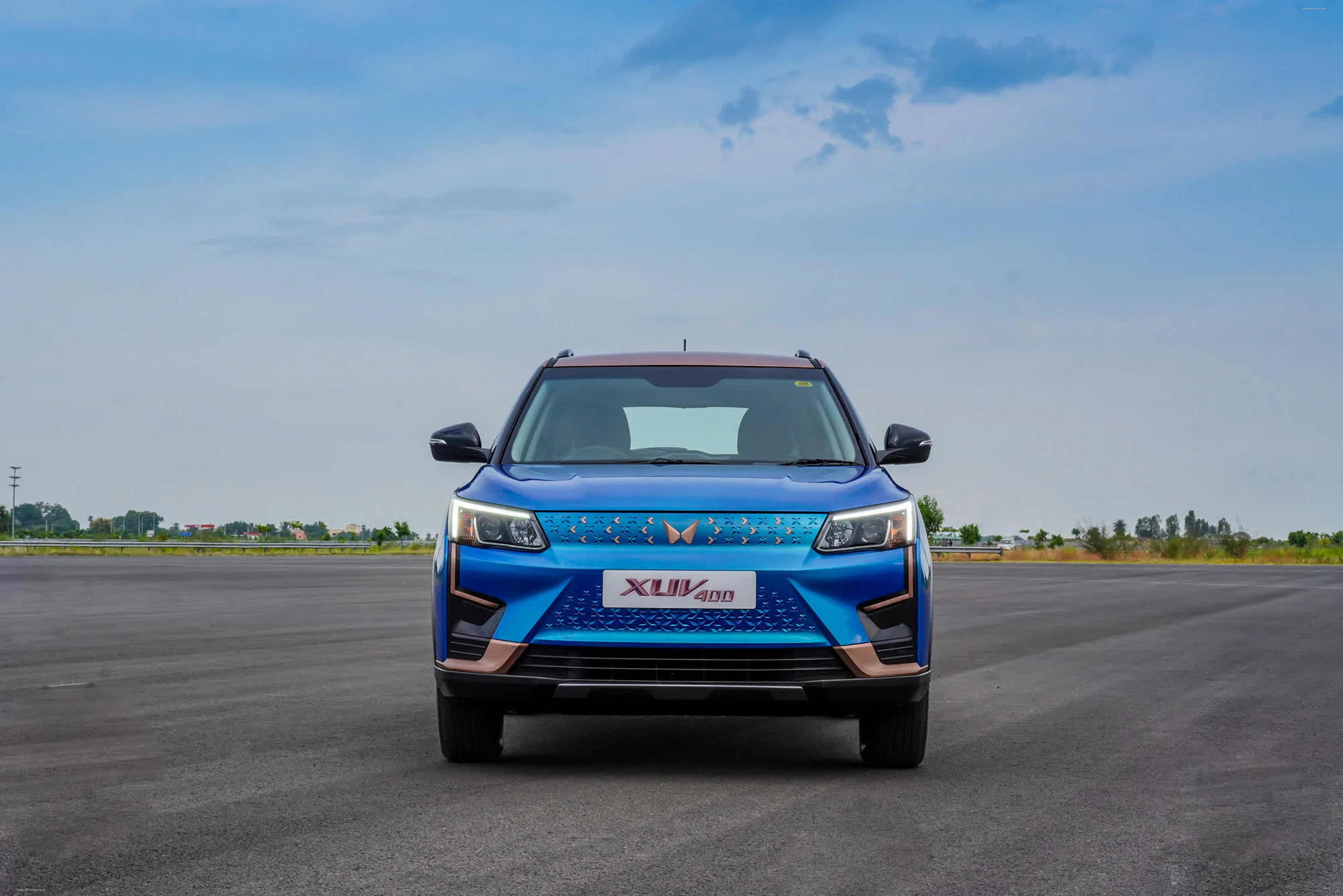 2023 Mahindra Motors XUV400 EV - Stunning HD Photos, Videos, Specs ...