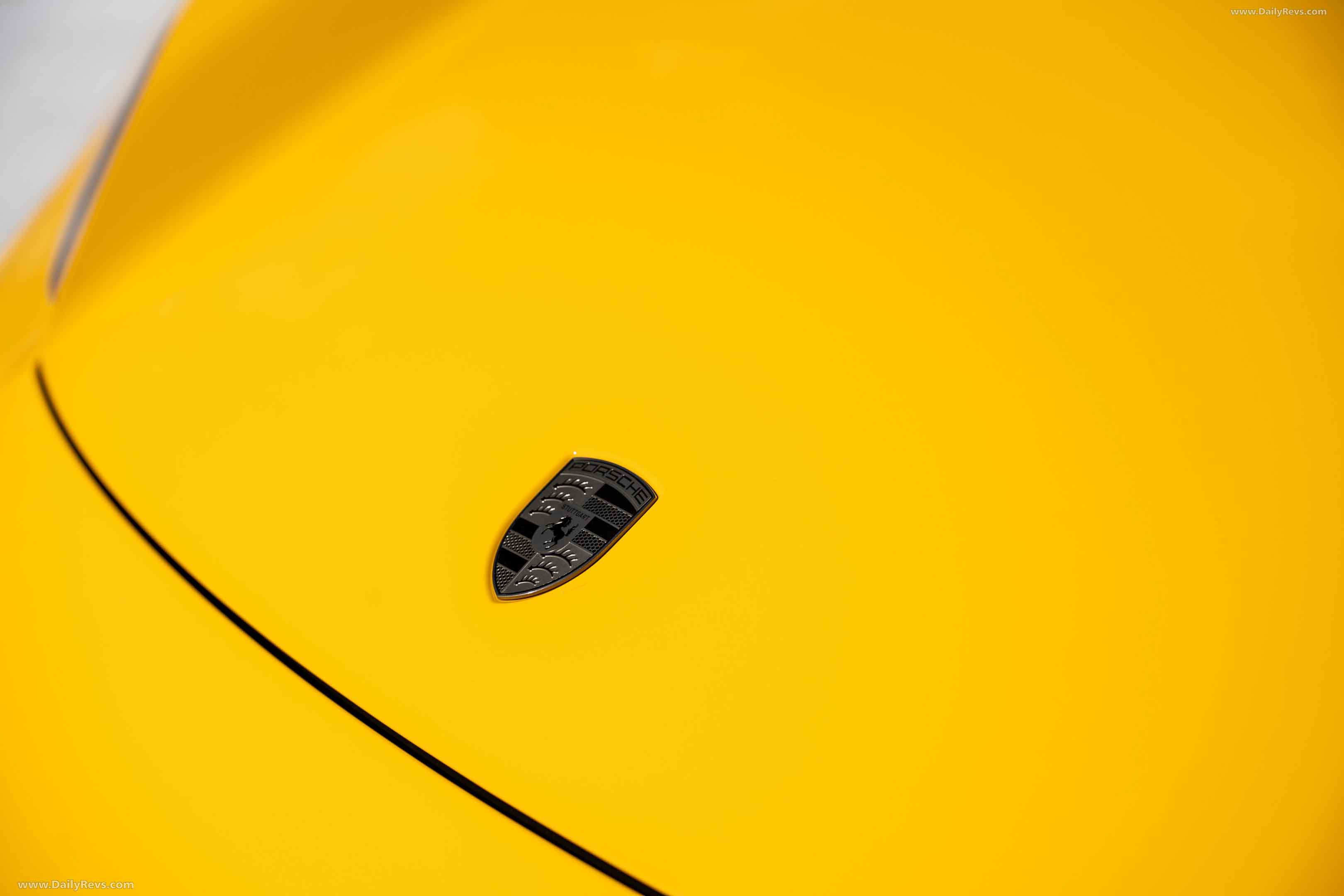 2025 Porsche Macan Turbo Speed Yellow - Stunning HD Photos, Videos ...