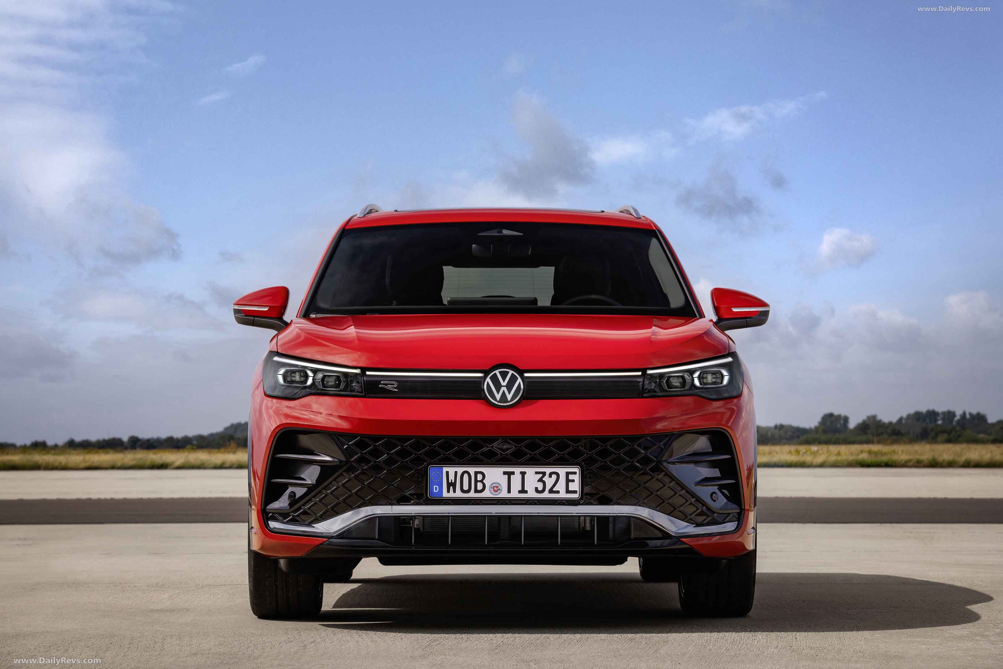 2024 Volkswagen Tiguan R-Line - Stunning HD Photos, Videos, Specs ...